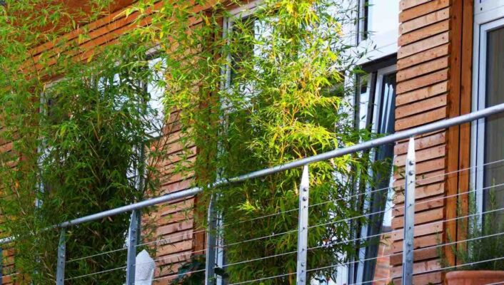 Aménager un balcon exposé aux vents